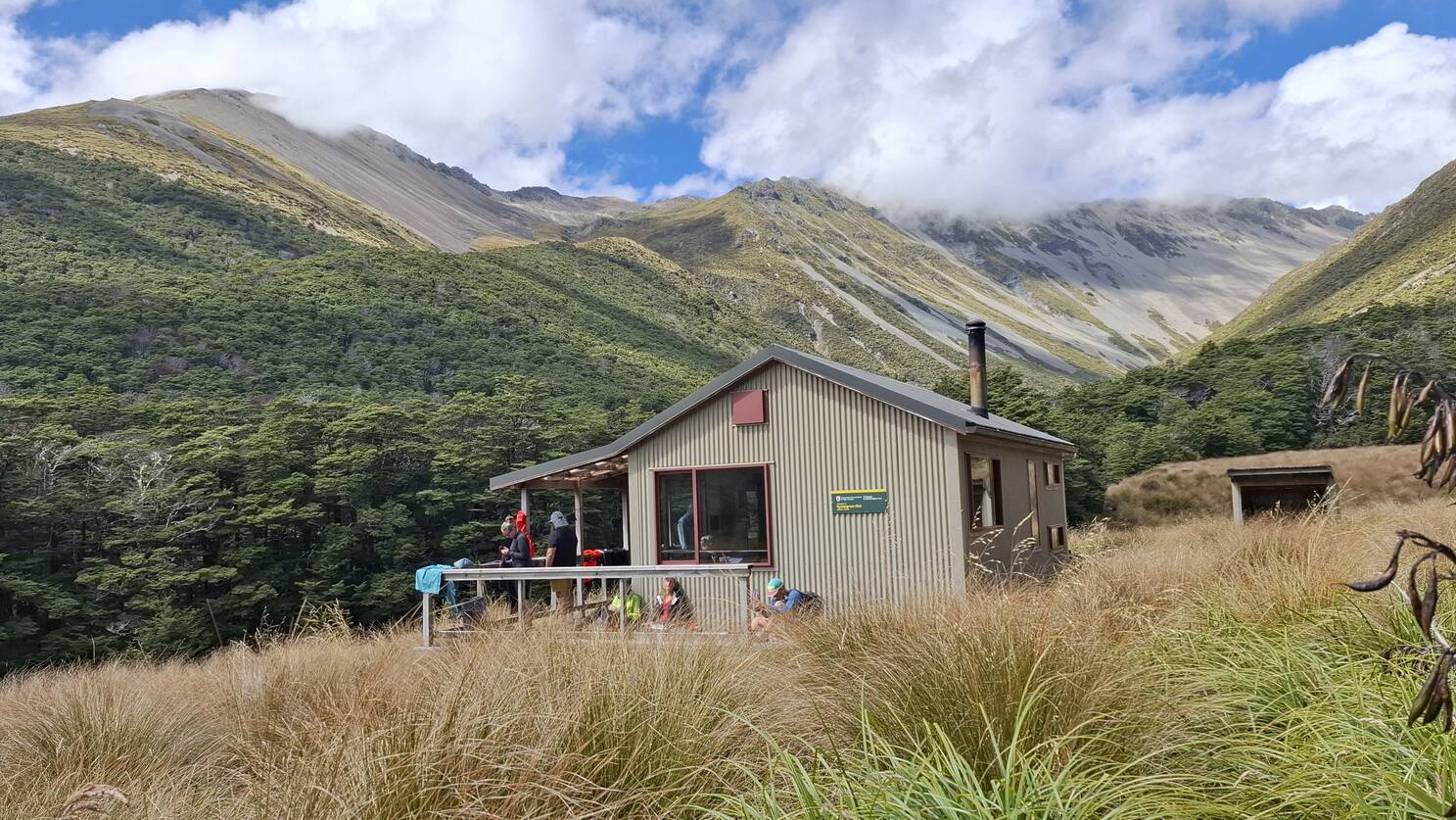 Travers-Sabine Circuit - Frontcountry Tramper